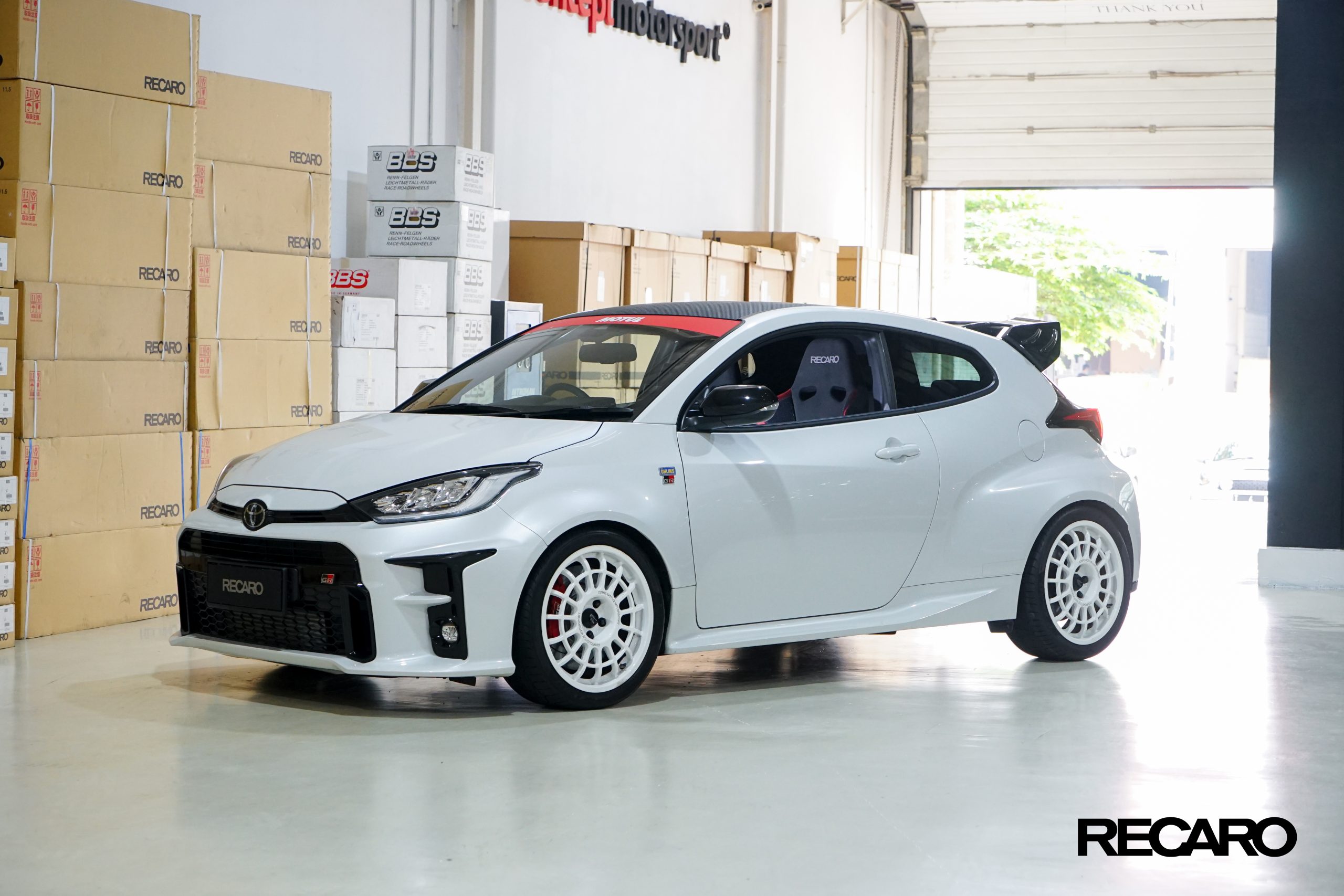 Toyota GR Yaris w/ Recaro SR6 - Concept Motorsport