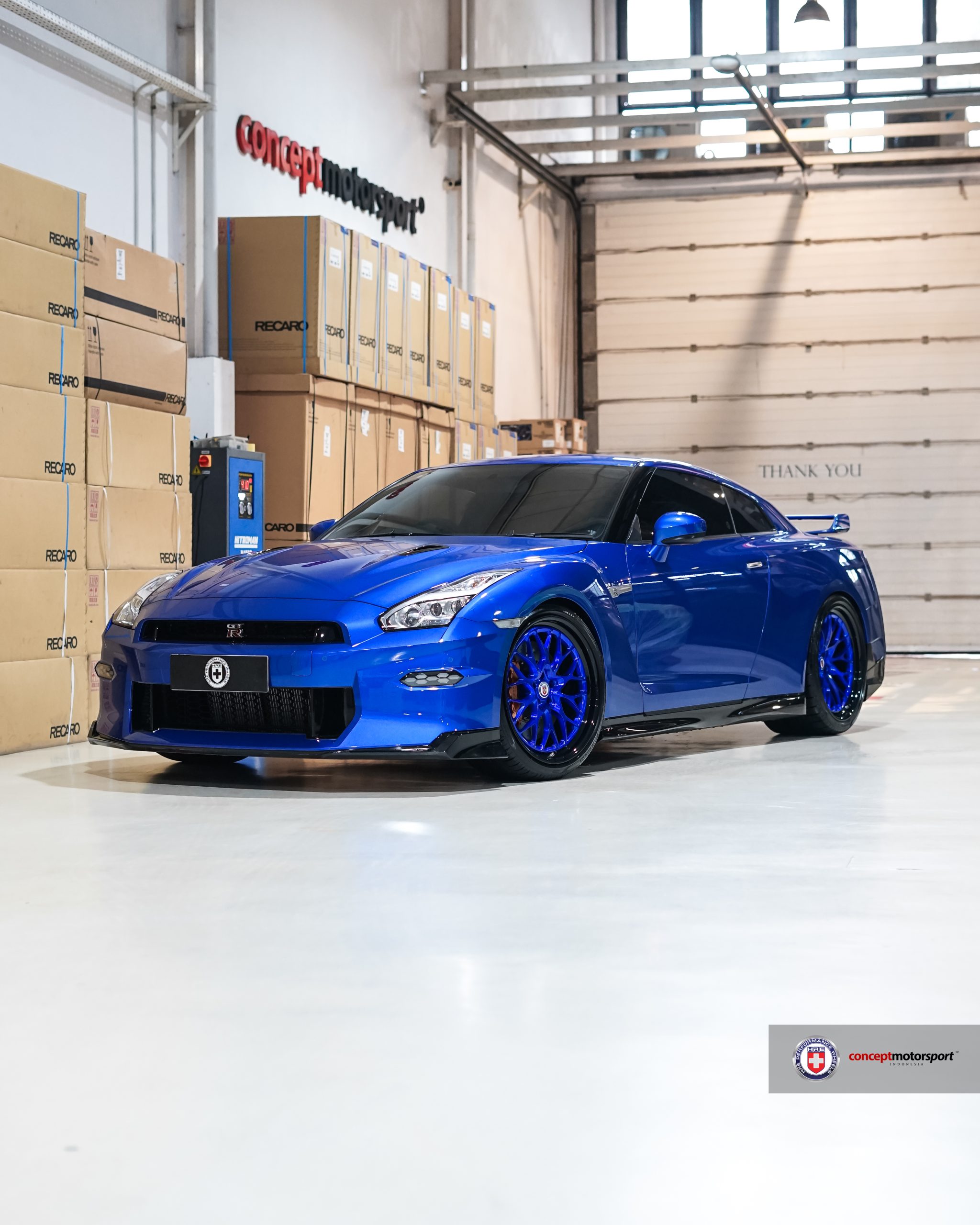 Nissan GTR R35 w/ HRE 520 FMR 21” (option finish : Brushed Blue center ...